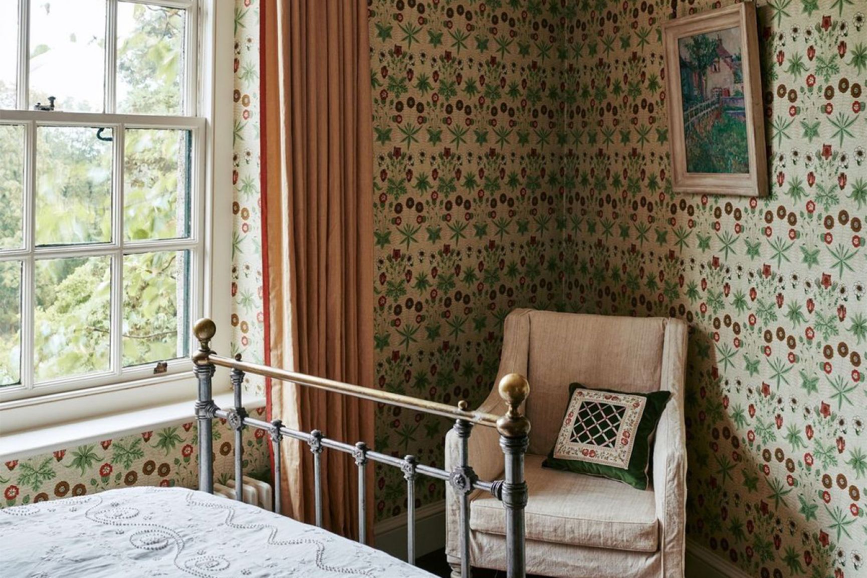 Shop Daisy wallpaper at Morris & Co.