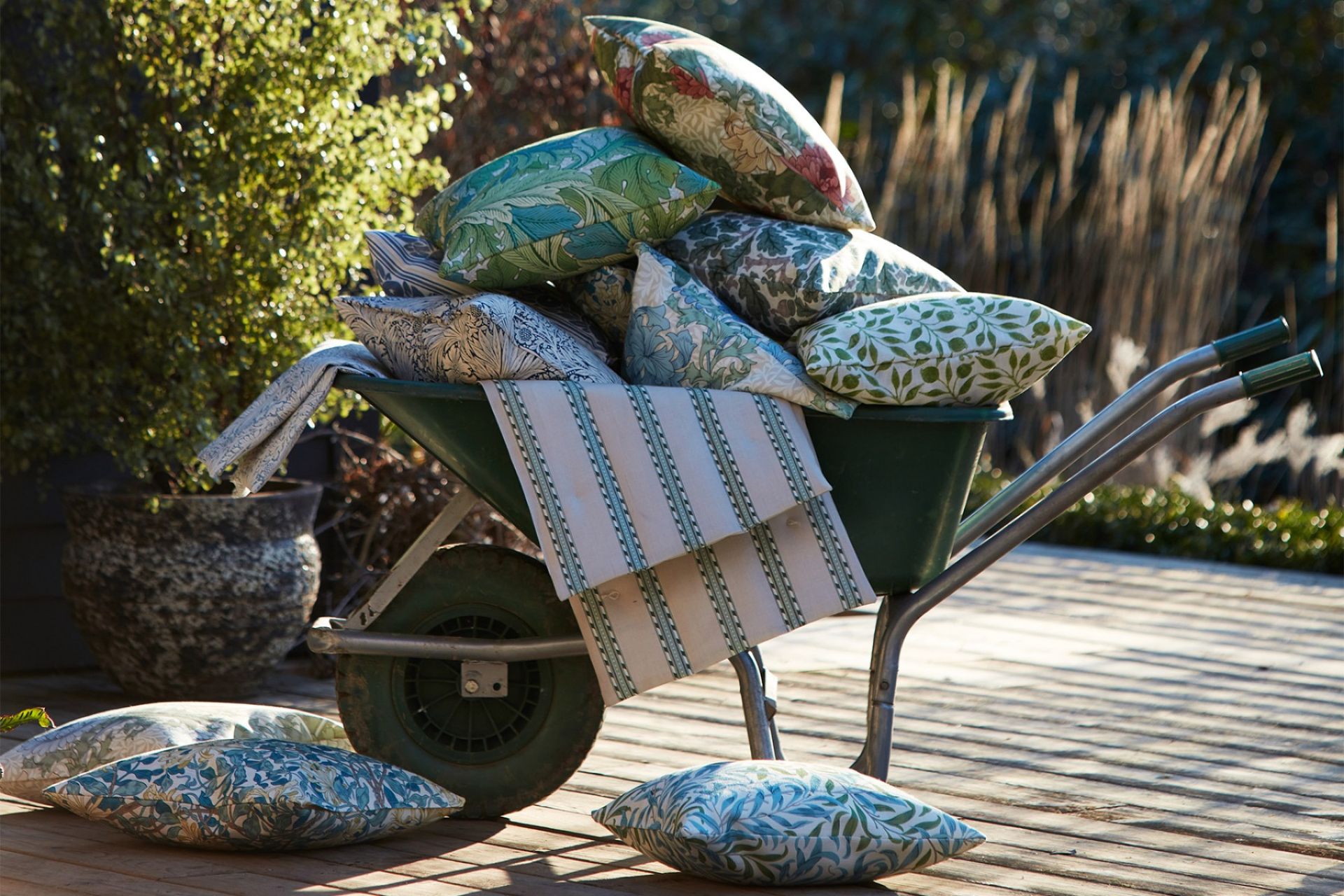 Morris & Co.'s guide to selecting and making the best cushions